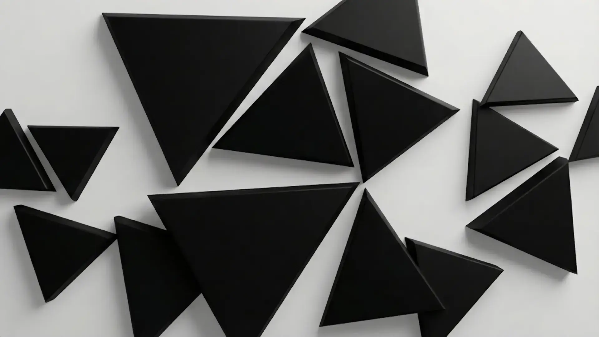 Visual Tension: Focus Management with "Discomfort" in Design - Samet ...